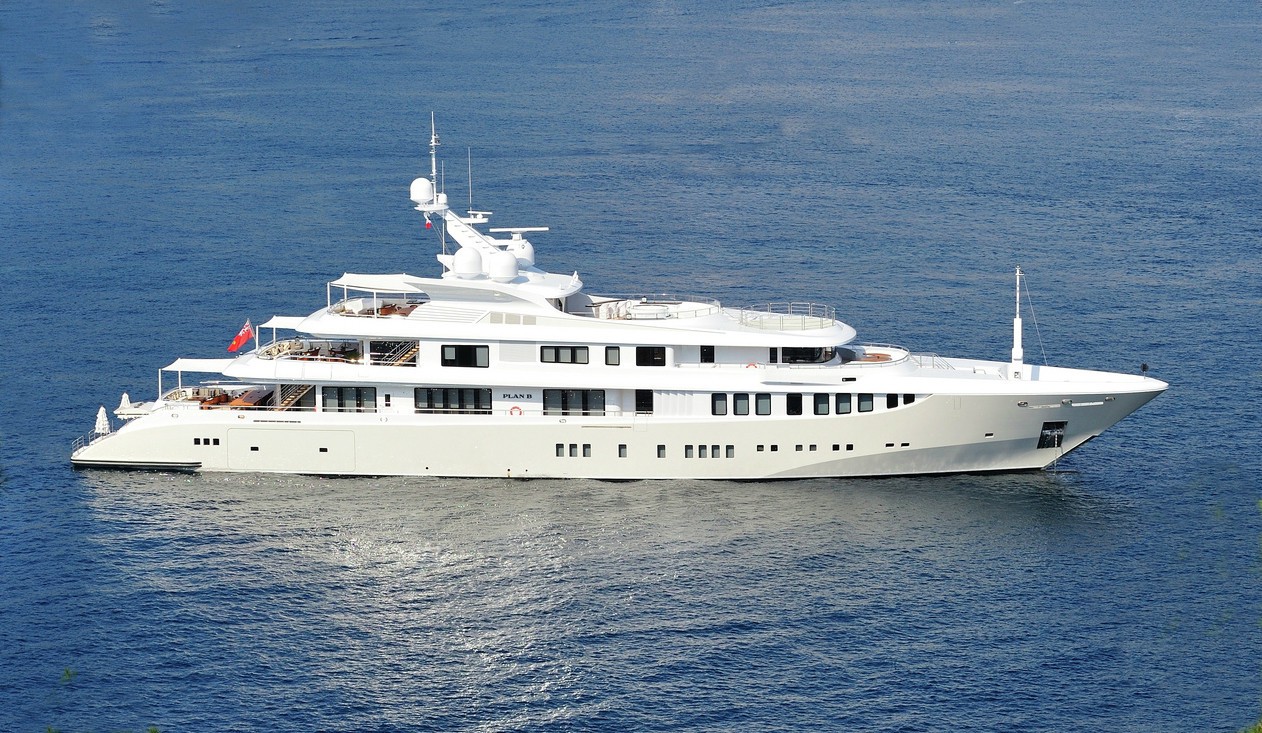 Yacht PLAN B, ADM Kiel | CHARTERWORLD Luxury Superyacht Charters